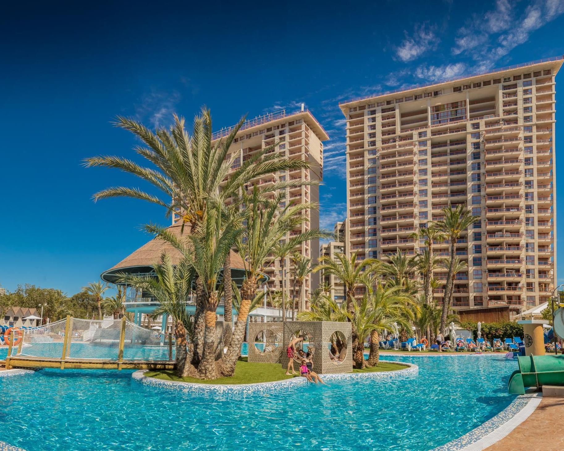 Magic Tropical Splash - Transport, flight and hotel | Magic Magic Hotel ...