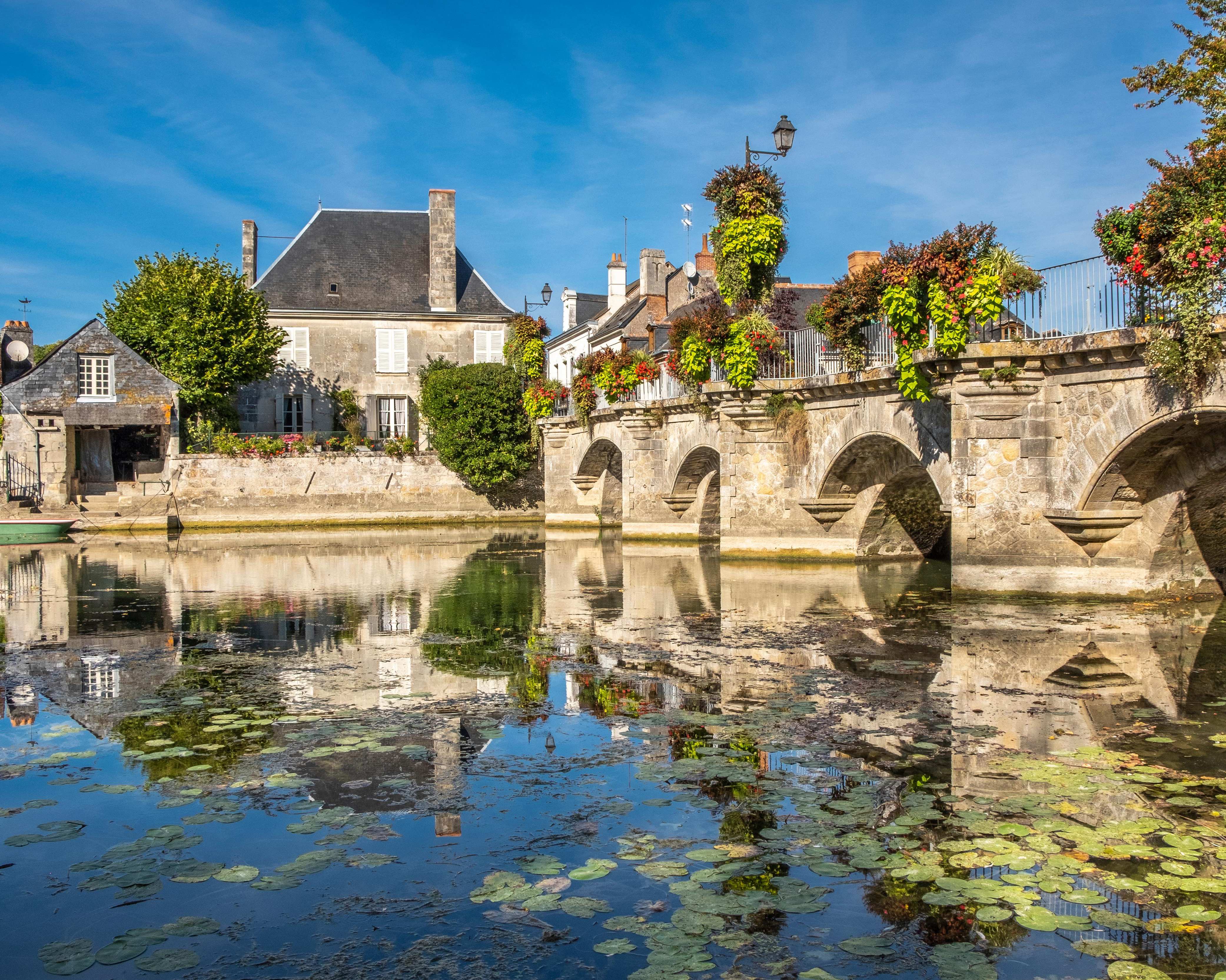 CASTILLOS DEL LOIRA Y PARIS desde 35,093 MXN